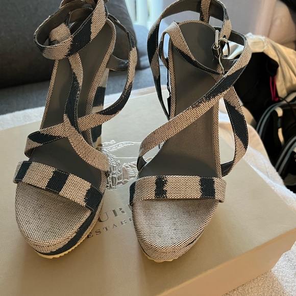 Burberry | Shoes | Nib Burberry Farrah Powder Blue And Off White ...